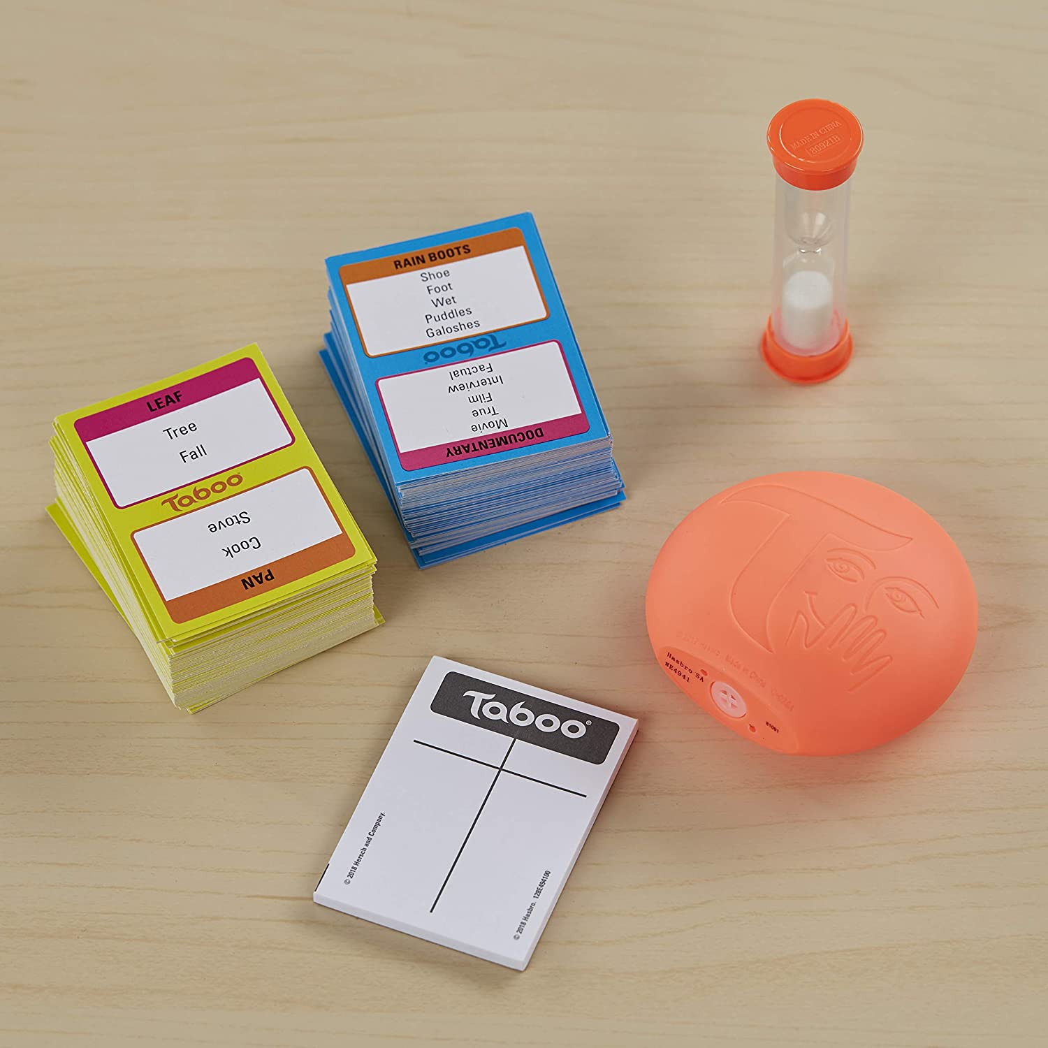 Hasbro Gaming - Taboo Piccoli vs Grandi (gioco in scatola)